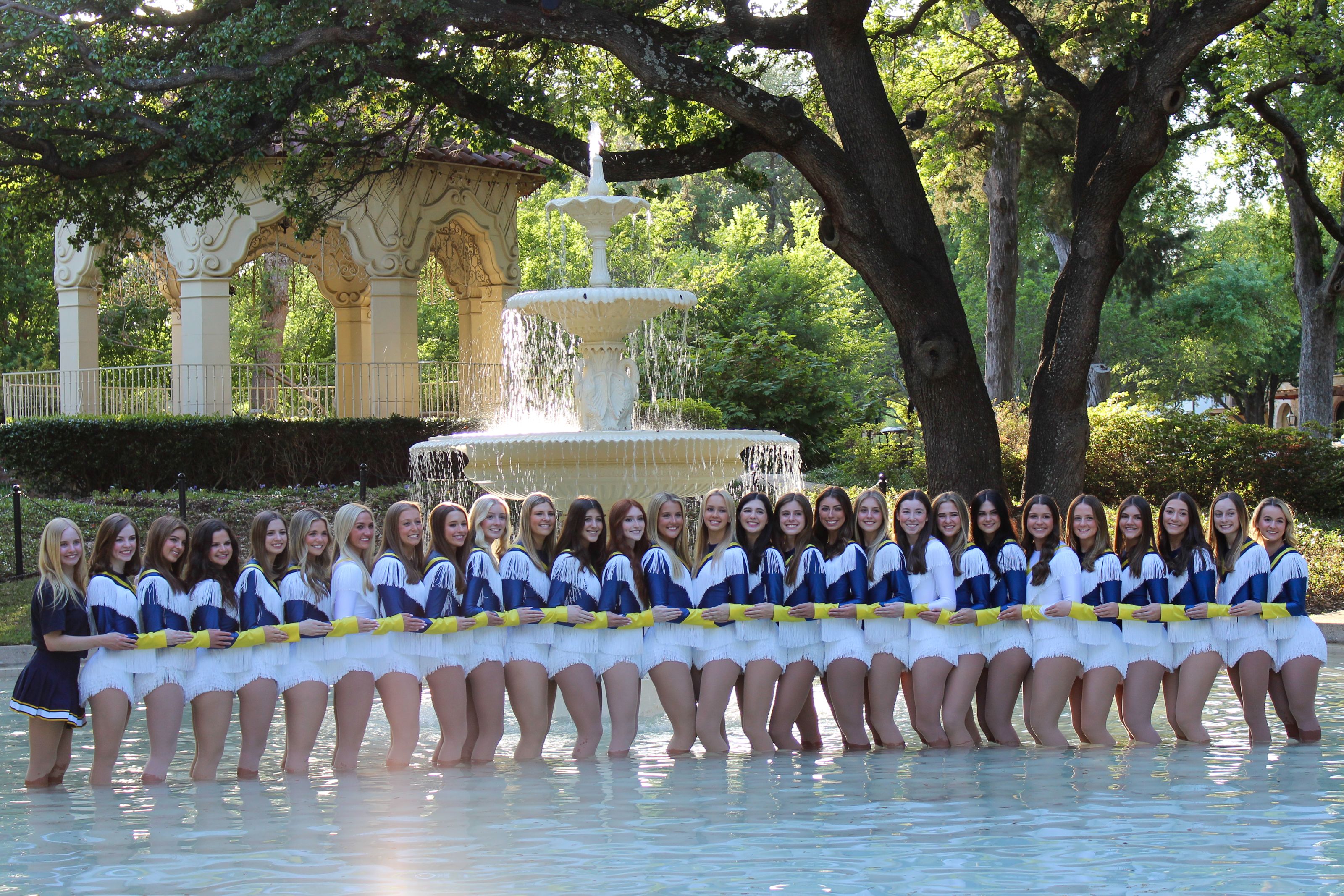 Highland Belles - Waldo Photos